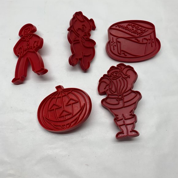 Tupperware | Kitchen | Vintage Tupperware Red Holiday Cookie Cutters 5 ...